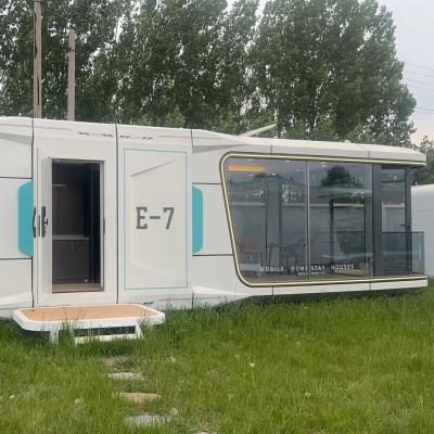 China Eco Friendly Modular Container Home Customized Aluminum Plate Wall Capsule House for Outdoor Hotel 20ft for sale