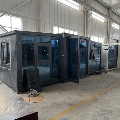 China 30ft Fully Customized Expandable Container House with Toilet Waterproof Design for sale