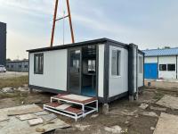 China 20FT 40FT Expandable Steel Sandwich Panel Container House Fireproof 75mm Rock Wool Insulation for sale