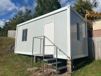 China Golden Four Detachable Container House with 50mm EPS Sandwich Panels and 75mm Roof Insulation for Office & Residential Use for sale
