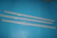 China Komori L440 Wash Up Blade 1105x50x1mm 15 Holes Plastic Printing Machine Part for sale