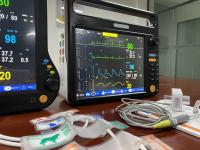 China Multi Language Veterinary Multiparameter Monitor 12.1 Inch OEM ODM for sale