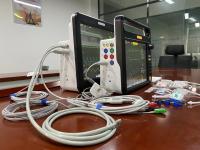 China Multiparameter Heart Rate Monitor Veterinary Use Multilanguage With ECG SPO2 2Temp for sale