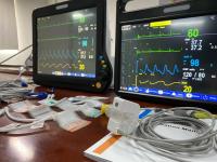 China 2Temp Resp Veterinary Multiparameter Monitor Multi Language For Surgical Diagnostic for sale