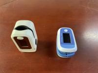 China 0.96 Inch OLED Fingertip Pulse Oximeter Small Manual Four Direction Adjustable for sale