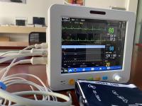 China Lightweight 8.4 Inch Portable Patient Monitor, ECG SPO2 NIBP Temp Vital Signs Monitors for sale