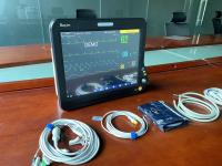 China 15 inch portable multi parameter patient monitors with HL7 compatible, USB dataouput, VGA, nurse calling and vital sings for sale