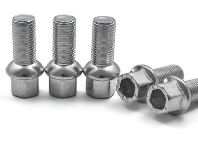 China Metal Bolt Carbon Steel  Wheel Hub Bolt High Hardness Automobile Lug Connection Fastener for sale