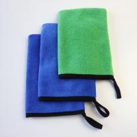 China Quick Dry Auto Care Coral Fleece Microfiber Car Cleaning Glove With Custom Logo for sale