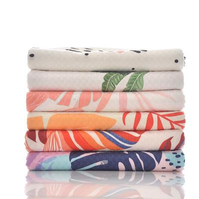 China Custom 400gsm Lightweight Microfiber Beach Towel Extra Large for sale