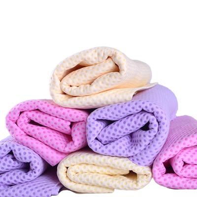 China Soft 43x32cm PVA Chamois Towel Super Absorbent Scratch Free Eco Friendly For Vehicle Cleaning for sale