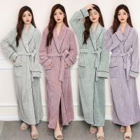 China Antibacterial Coral Fleece Bathrobe 350gsm 120cm Moisture Wicking Odor Resistant for sale