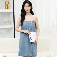 China Coral Fleece 300gsm Wearable Bath Towel 75x140cm 80% Polyester 20% Polyamide For Adults for sale