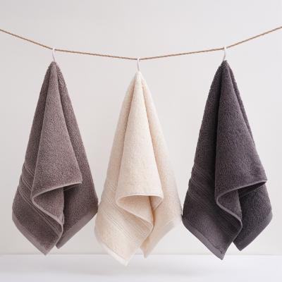 China 140 Gsm 16s/2 100 Cotton Face Towel 35x75cm Soft Absorbent For Bathroom Hotel for sale