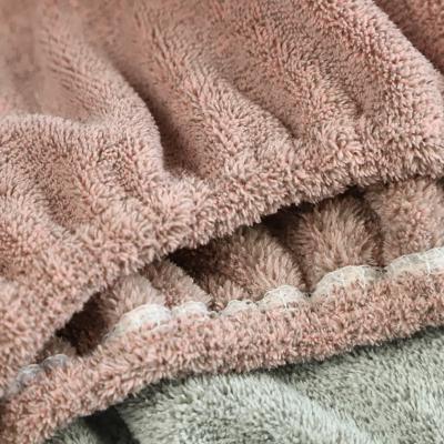 China Elastic Edge Bamboo Charcoal Fiber Hair Towel 350gsm Super Water Absorbent for sale