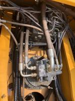 China Shantui SE305LC 30-Ton Crawler Excavator with 199 kW Engine and 1.5 m³ Bucket Capacity for sale