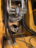China Shantui SE305LC 30-Ton Crawler Excavator with 199 kW Engine and 1.5 m³ Bucket Capacity for sale