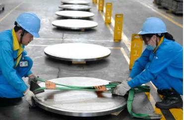 China High Efficiency Steel Flange BS Standard For Precision Welding for sale