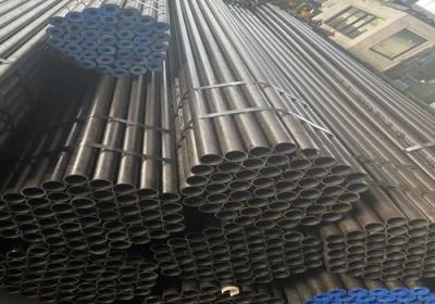 China Customizable Galvanized Steel Pipes Conforming To Standards with Hot Extrusion Process for sale