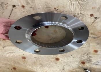 China Petroleum Class 300 Steel Flanges with Rust-proof Oil Surface 1/2”-48” Threaded Connection for sale