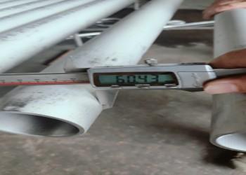 China Round Seamless Stainless Steel Pipe with BA/2B/NO.1/NO.3/NO.4 Surface Finish for Chemical Processing and Food Grade Applications for sale
