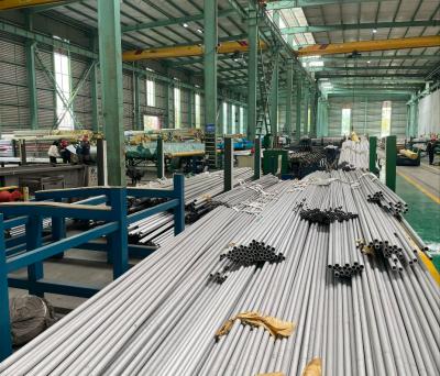 China Seamless Steel Pipe with 2mm to 60mm Wall Thickness FBE Coating and Customized Length for Industrial Applications for sale