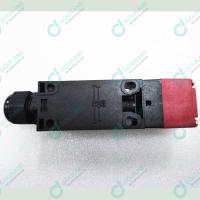 China SMT pick and place machine parts Safety Switch SMT Machine Parts YAMAHA KW7-M5126-00X Yamaha safety parts for sale