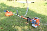China Two Stroke Petrol Strimmer Brush Cutter , Long Pole Petrol Lawn Strimmer for sale