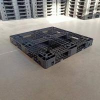 China Heavy-Duty Rackable HDPE Plastic Pallet (1000x1000x150mm) for sale