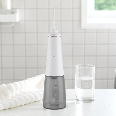 China Rechargeable Water Flosser Low Volume IPX7 Waterproof for sale