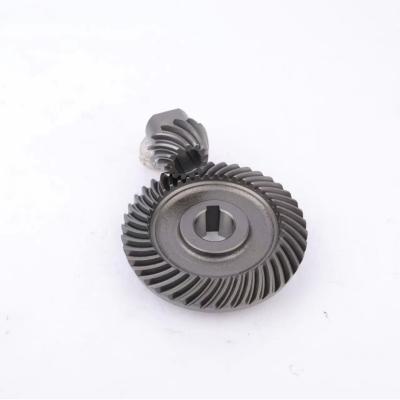 China High Performance Spiral Bevel Gear with Helical Teeth for ISO 5-6 Grade Accuracy and Customized Service for sale