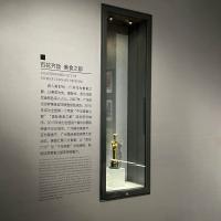 China Wall Integrated Display Cabinet Space-conscious Niche Glass Display Case for sale