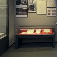 China Museum Table Display Cabinet Custom Table Vitrine, Five Transparent Sides, Panoramic View, Optional, Papers for sale