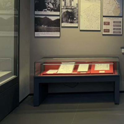 China Museum Table Display Cabinet Custom Table Vitrine, Five Transparent Sides, Panoramic View, Optional, Papers for sale