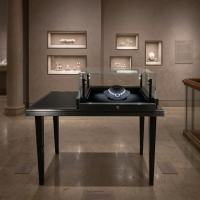 China Museum Display Cases Compact Desktop Vitrine, 5 Faces, Full View, Gel Pack, Books/letters for sale
