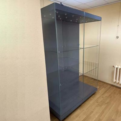 China Custom Three-tier Display Space Freestanding Display Cabinet Modular Configuration Frameless Glass Museum Showcase for sale