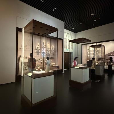 China Modular Movable Frameless Glass Showcase Freestanding Display Cabinet with Climate Control for Museums for sale