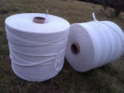 China White Colored Added Caco3 PP Fibrillated Yarn 5% Hot Shrinkage Rate Free Sample for sale