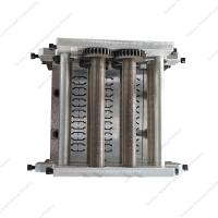 China Extrusion Mould of PA Heat Insulation Strips Extruder Machine for sale