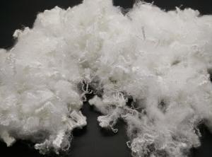 China 1.2D*64MM siliconized raw white hollow polyester staple fiber feather fibre for sale
