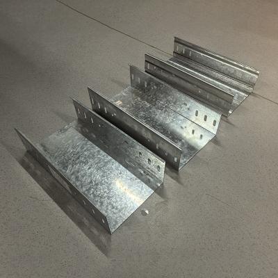 China Galvanized Network Cable Tray 150mm with 30-500mm Side Rail Height for Indoor/Outdoor Corrosion Resistance for sale