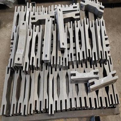 China DIN1683 GTB17 Lost Foam Casting Scraper For Engineering Machinery for sale