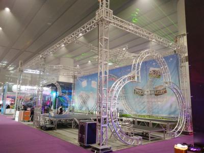 China Exhibtion Booth Or Stage Lighting Truss , 290mm or 300mm Aluminum Square Bolt Truss for sale