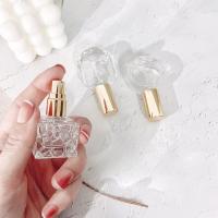 China Clear 100ml Perfume Spray Bottle Cosmetic Packaging Luxury Unique Square Glass for sale