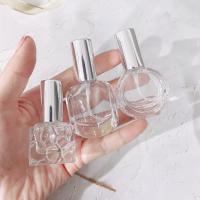 China Clear 100ml Perfume Spray Bottle Cosmetic Packaging Luxury Unique Square Glass for sale