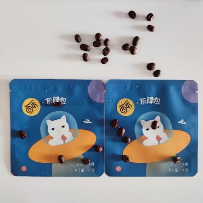 China Custom Printed Packing Bag with Zipper Closure and Die-cut Handle for sale