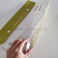 China Kraft Paper Packaging Bag Button Sealing with Temporary Plastic Adhesive Surface for sale
