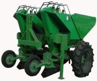 China 3 Point Hitch Tractor Potato Planter With Double Share Furrow , 2 Ridge 2 Rows for sale