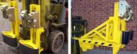 China Safe Warehouse Material Handling Equipment Grab Mounted Drum Loader Forklift Attachment for sale