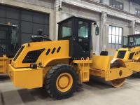 China 6 T Full - Hydraoulic Vibratory Road Roller CLG610H SR10P Work With Sheep Foots for sale